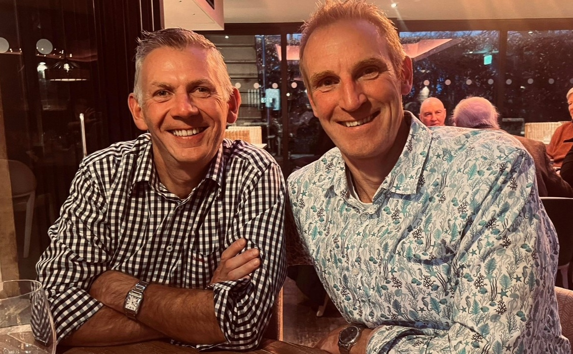 A commitment to service · Smart Currency Exchange